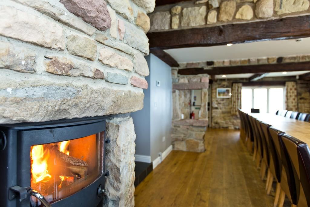 Mermaid Inn, Large Holiday House For Big Groups in The Peak District ...