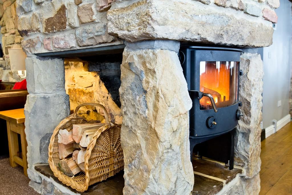 Mermaid Inn, Large Holiday House For Big Groups in The Peak District ...