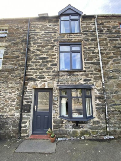 Kettle Cottage, Dog Friendly Holiday Rental in Snowdonia, Sleeps 4