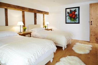 Grove Farm, 13 Bedroom Holiday Cottage in Suffolk, Sleeps 27